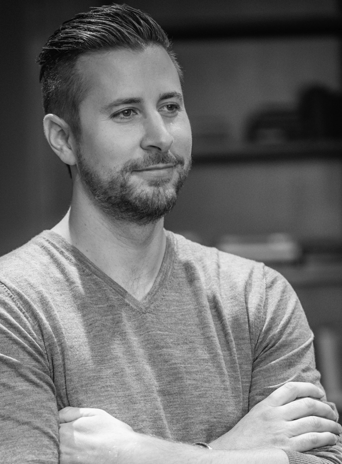 Leadership Bio - Rob Simone - Summer Friday